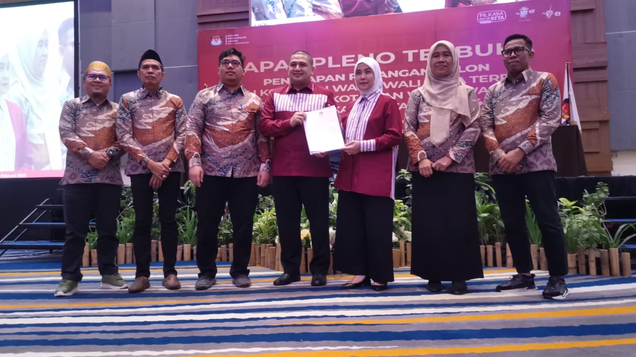KPU Resmi Tetapkan Munafri Arifuddin-Aliyah Mustika Ilham Pemenang Pilwalkot Makassar 2024 ...